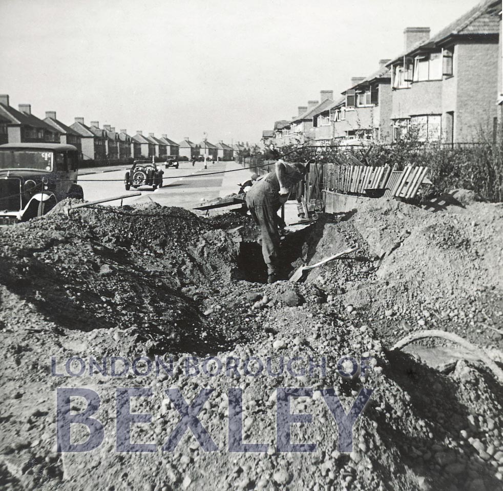 PCD_2329 World War II - bomb damage Okehampton Crescent, Welling 1939 ... PCD_2329 World War II - bomb damage Okehampton Crescent, Welling 1939 ...