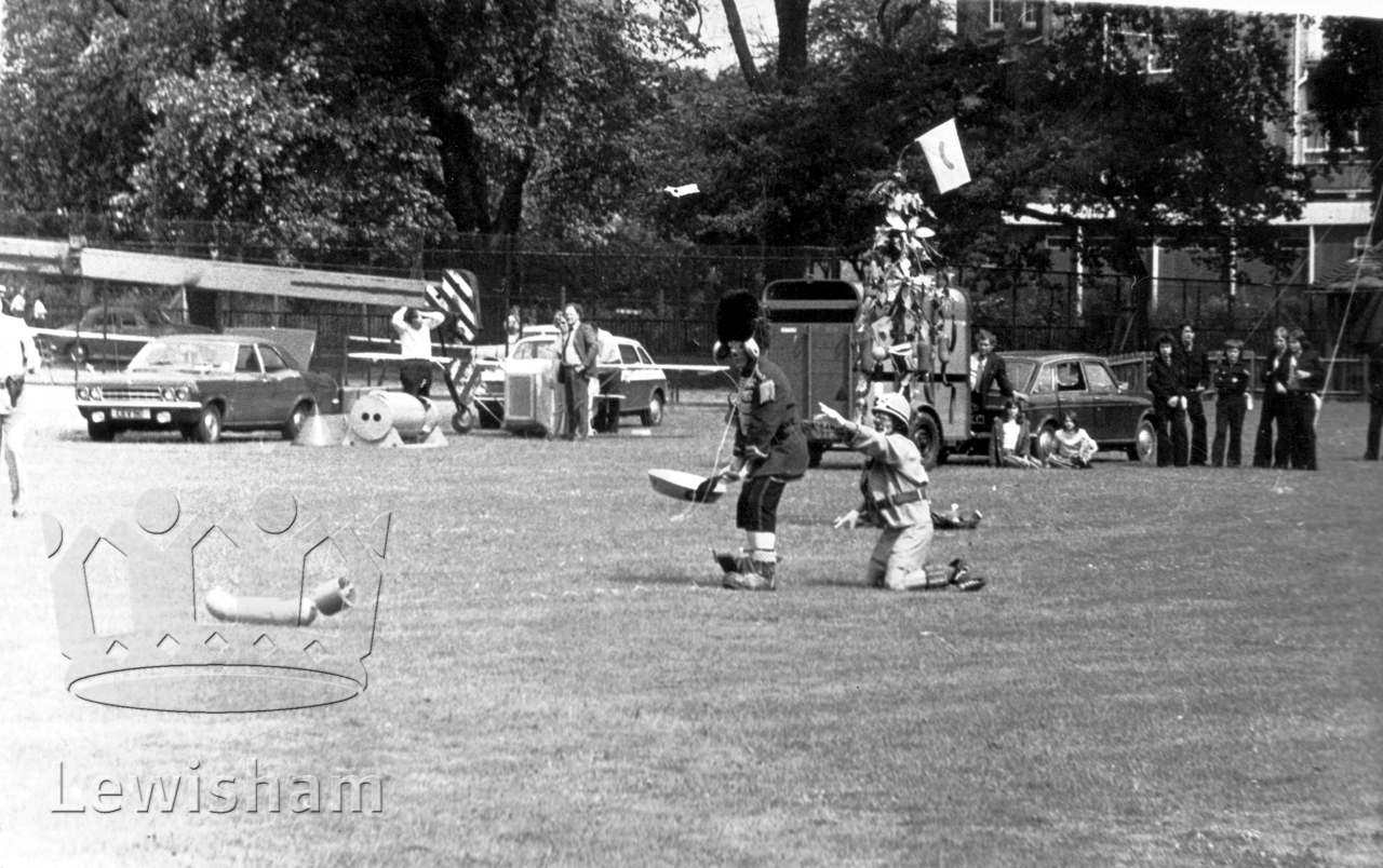 Ladywell Fields Exploding Sausage - Lewisham Borough PhotosLewisham ...