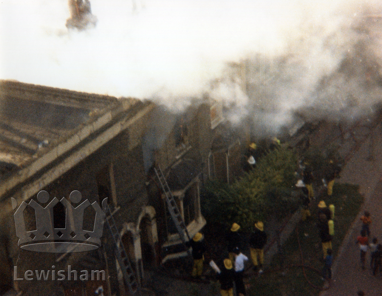 Fire in Woodpecker Road - Lewisham Borough PhotosLewisham Borough Photos