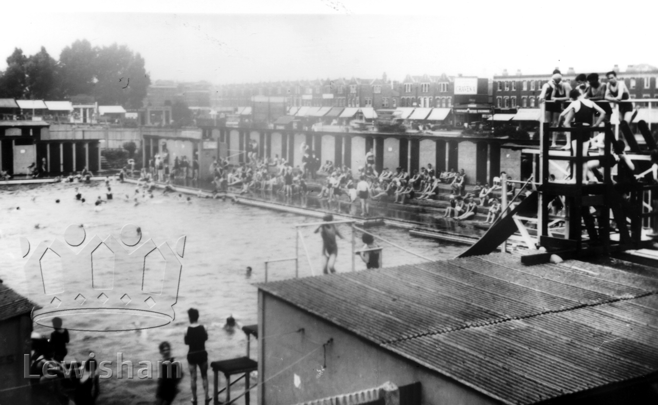 Open air Bath, Bellingham - Lewisham Borough PhotosLewisham Borough Photos